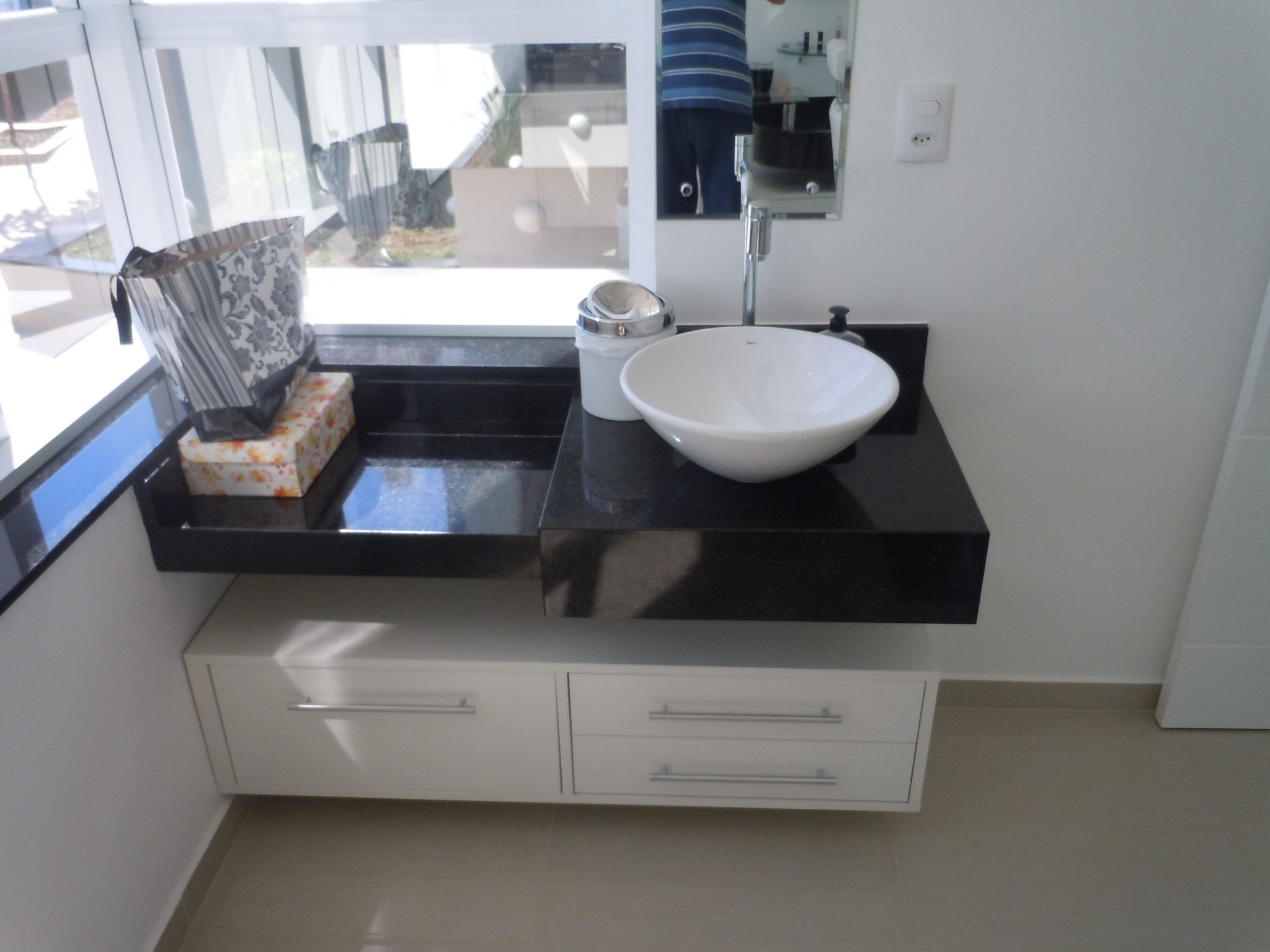 Mini Lavatório com Cuba Sobrepor em Granito Preto São Gabriel - Minas ...